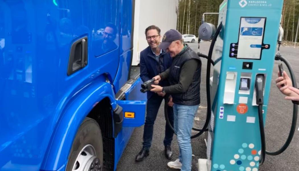 Karlskogas nya publika laddstation invigd | INFRASTRUKTURnyheter.se